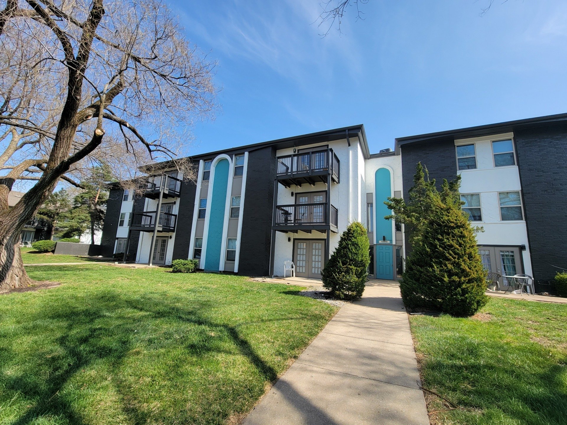 Gallery | The Onyx at 67 Apartments