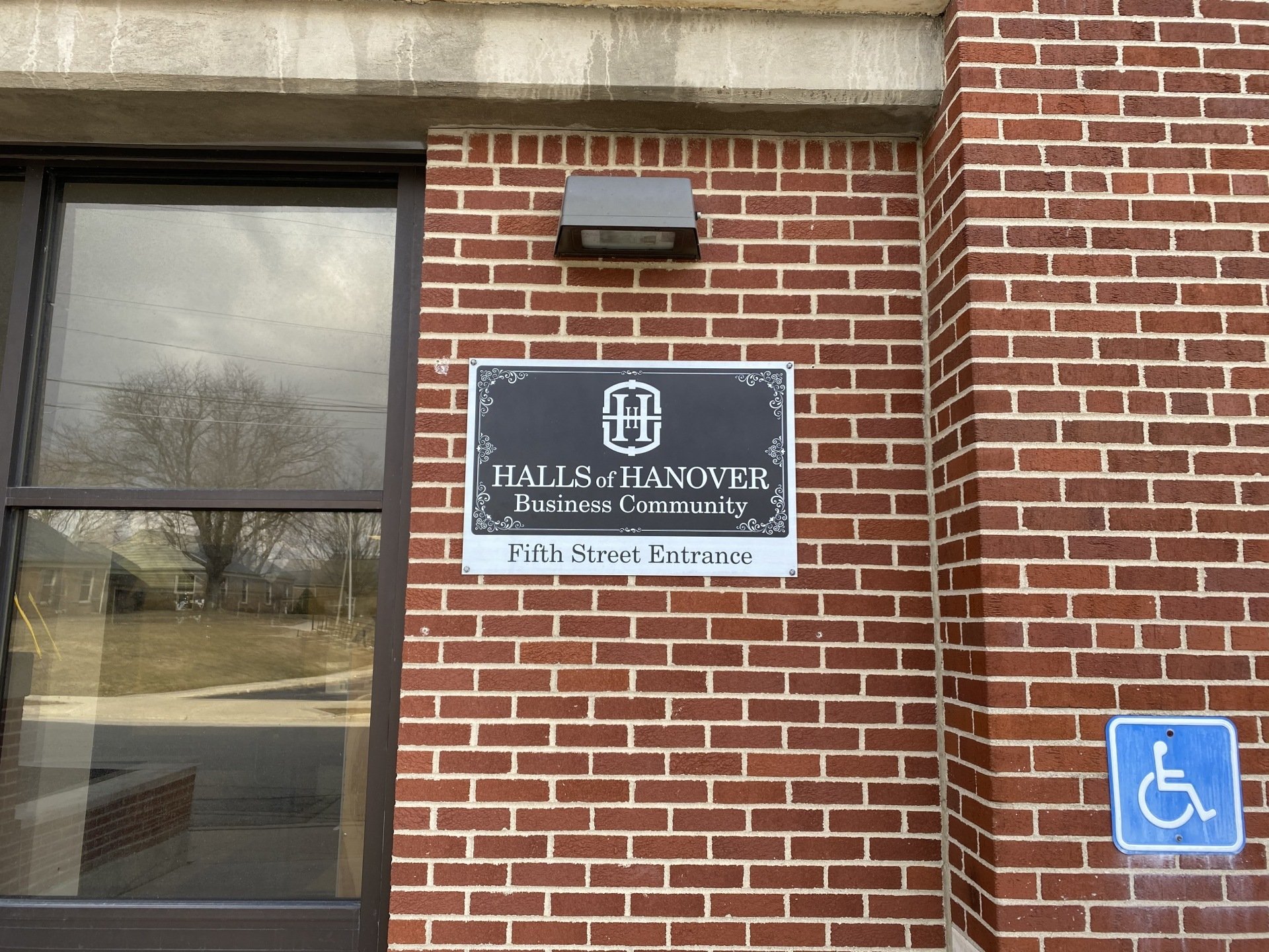 OUTDOOR BUSINESS COMMUNITY SIGNAGE | VisionMark Nameplate Company