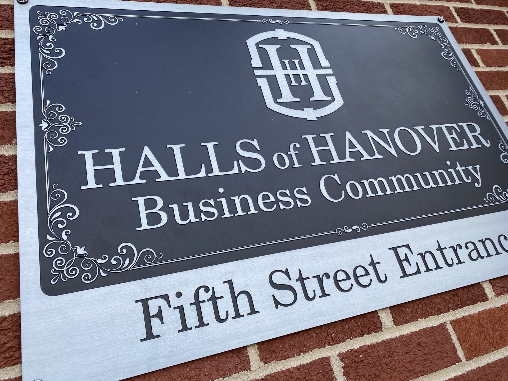 OUTDOOR BUSINESS COMMUNITY SIGNAGE | VisionMark Nameplate Company