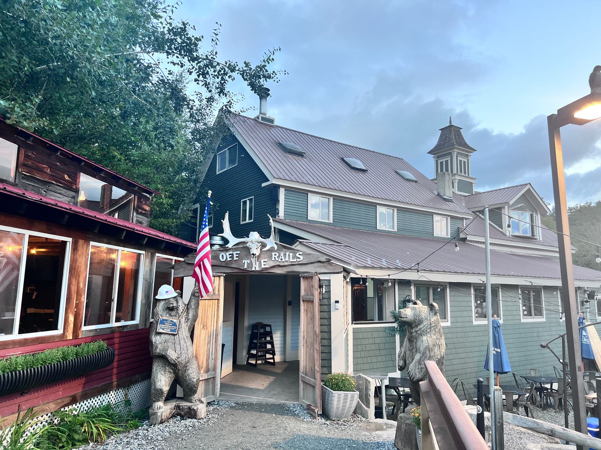 Off The Rails | PIZZA - CRAFT BEER - LIVE MUSIC