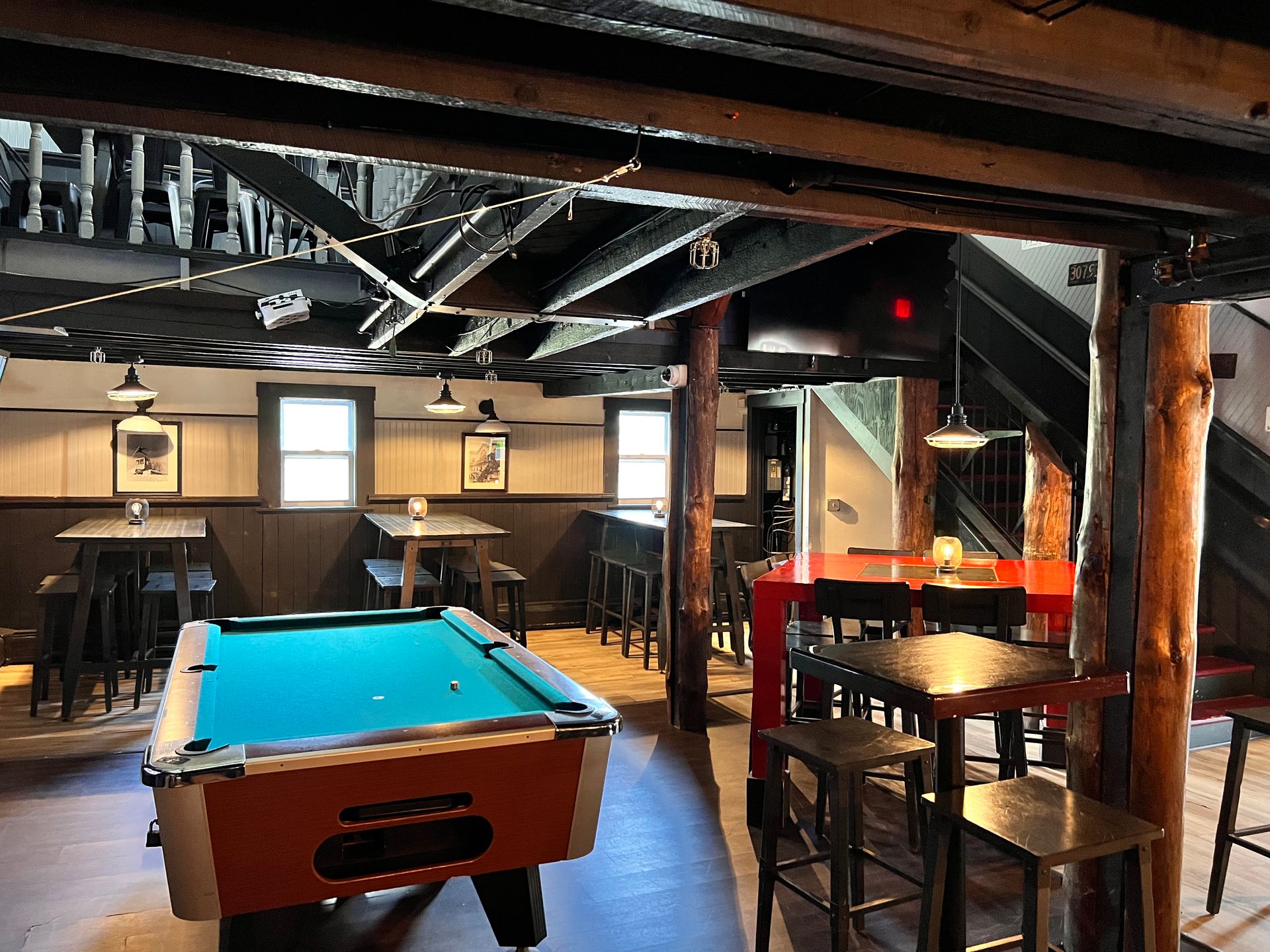 Off The Rails | PIZZA - CRAFT BEER - LIVE MUSIC
