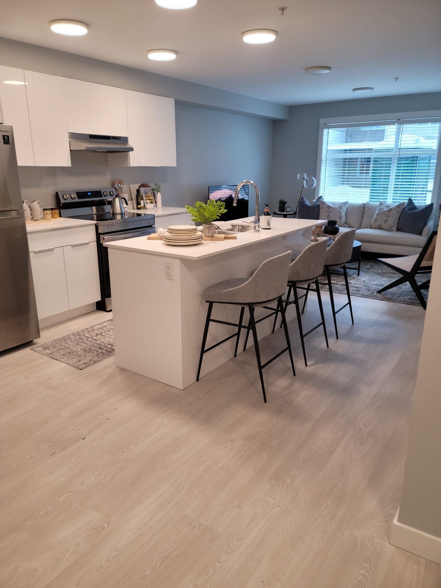 Suites Availability at 4745 Ledgerwood Road - Cascades Residences