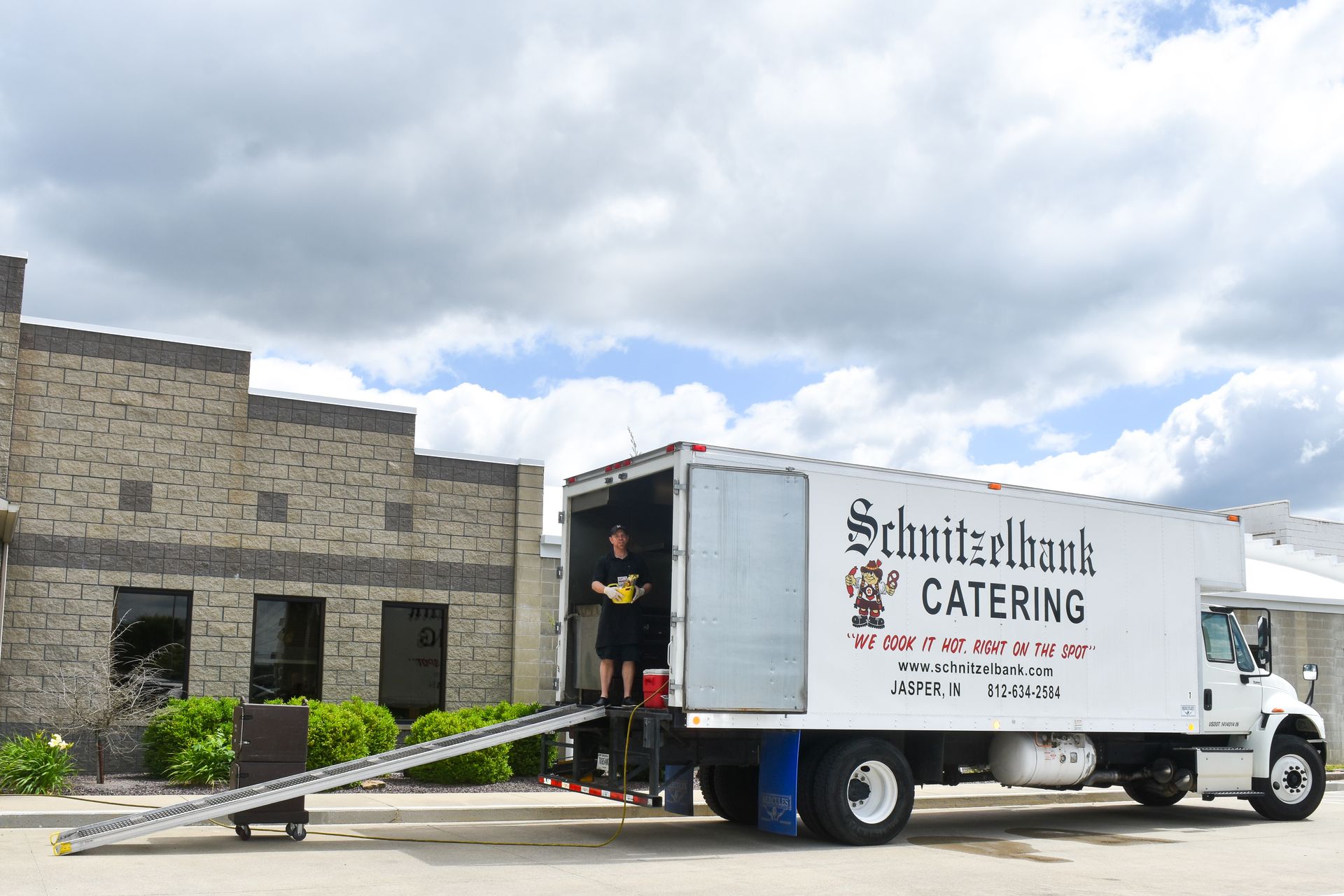 German Restaurant | Jasper, IN | Schnitzelbank Restaurant