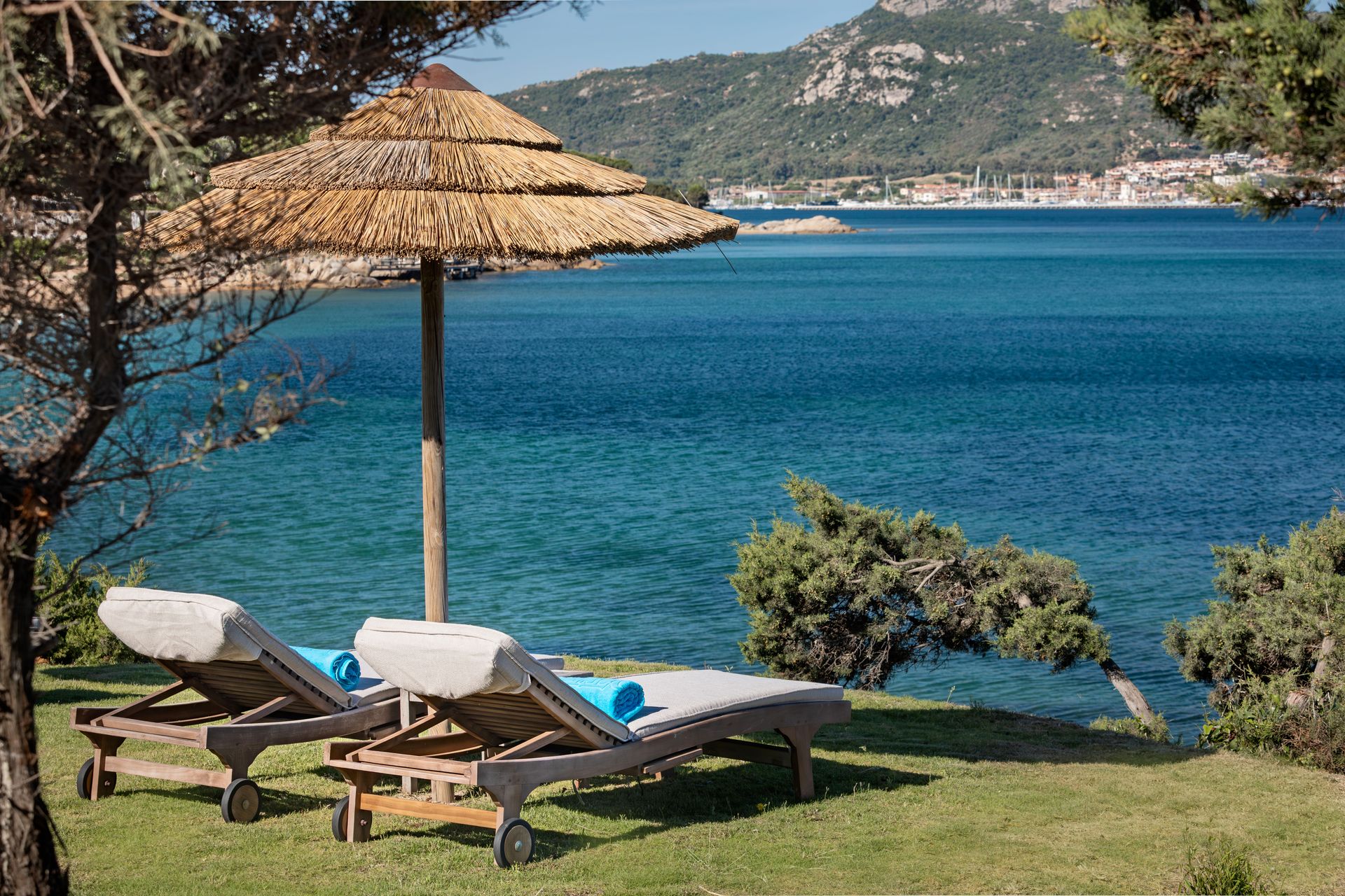 Beach Club | Baja Sardinia | Costa Smeralda | Rocca Beach Experience