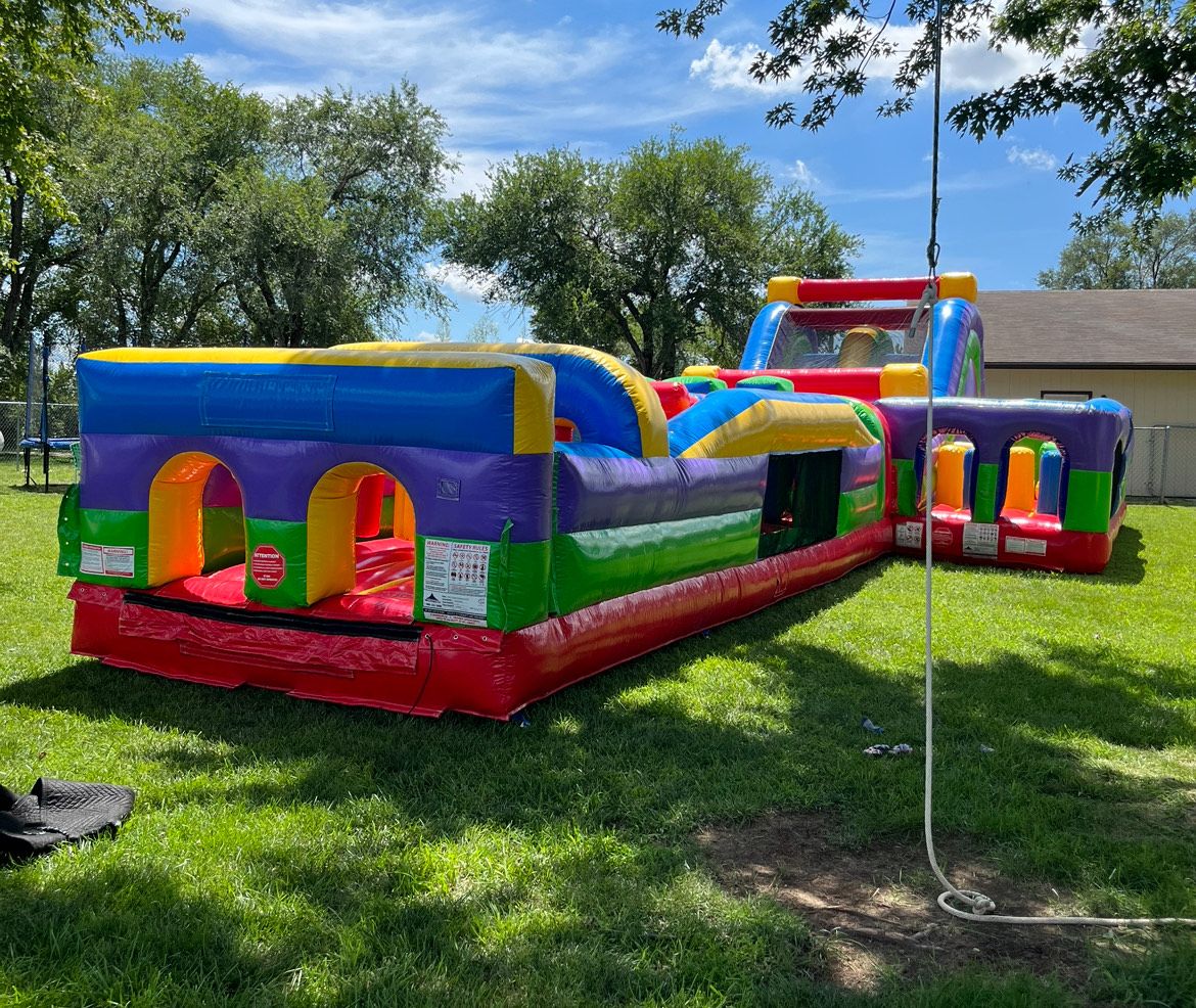 Inflatable Rentals - Manhattan Kansas | Ultimate Bounce
