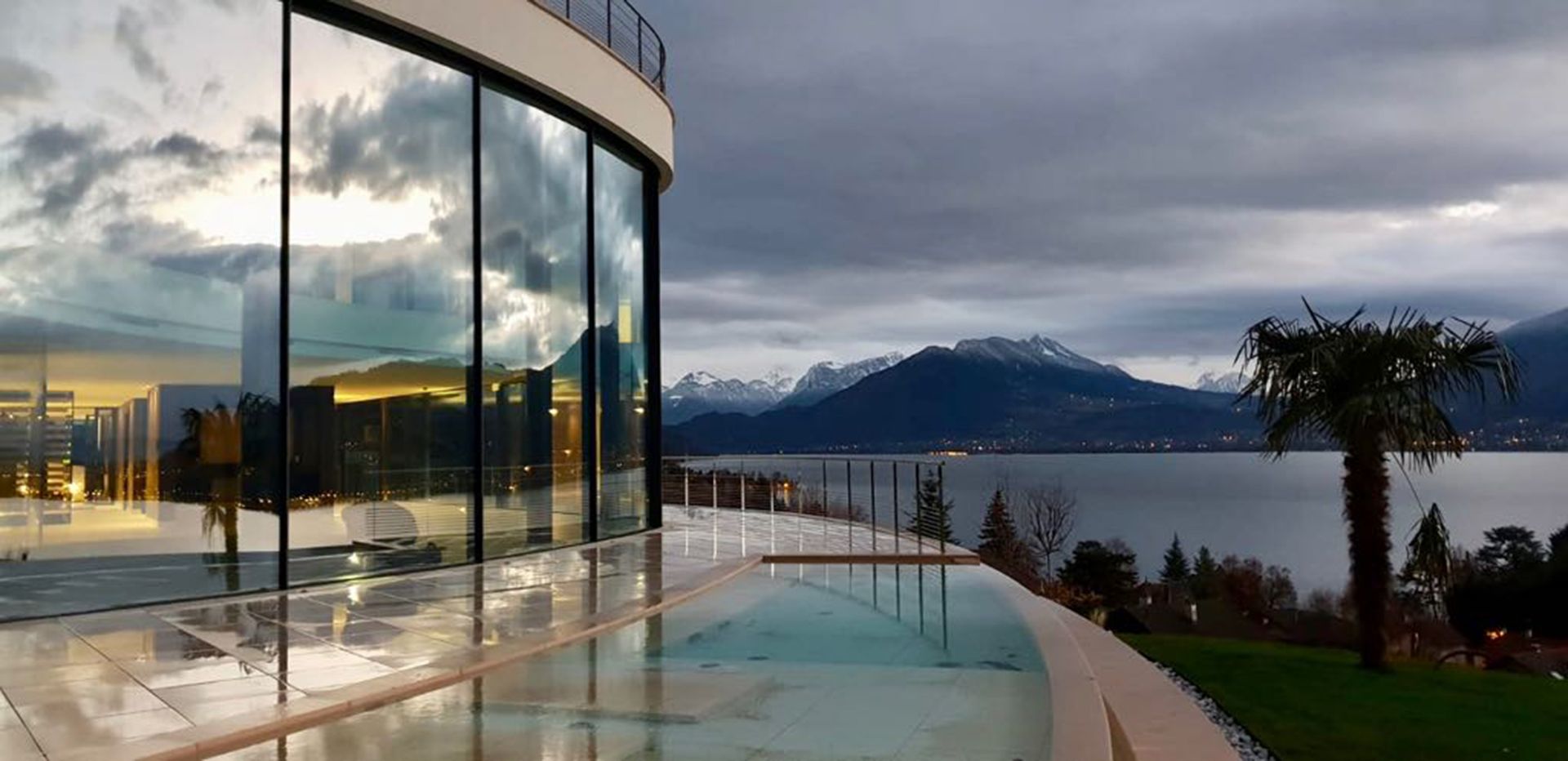 Curved Windows in Architecture: A Seamless Blend of Elegance and Innovation