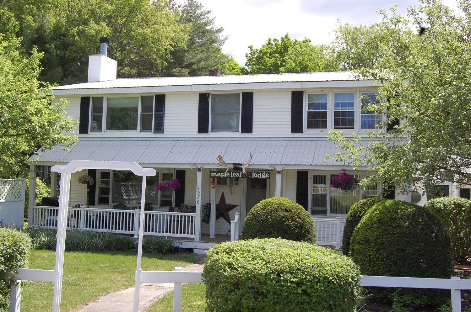Maple Leaf Motel - Lodging in Adirondack Area
