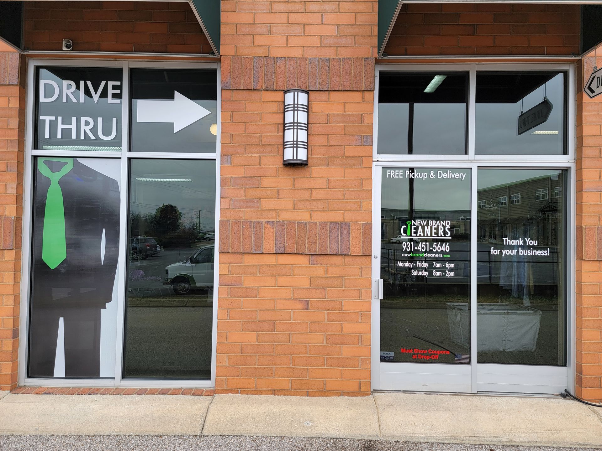 Storefronts Gallery | Columbia, TN | Vinyl Flag Signs & Graphics