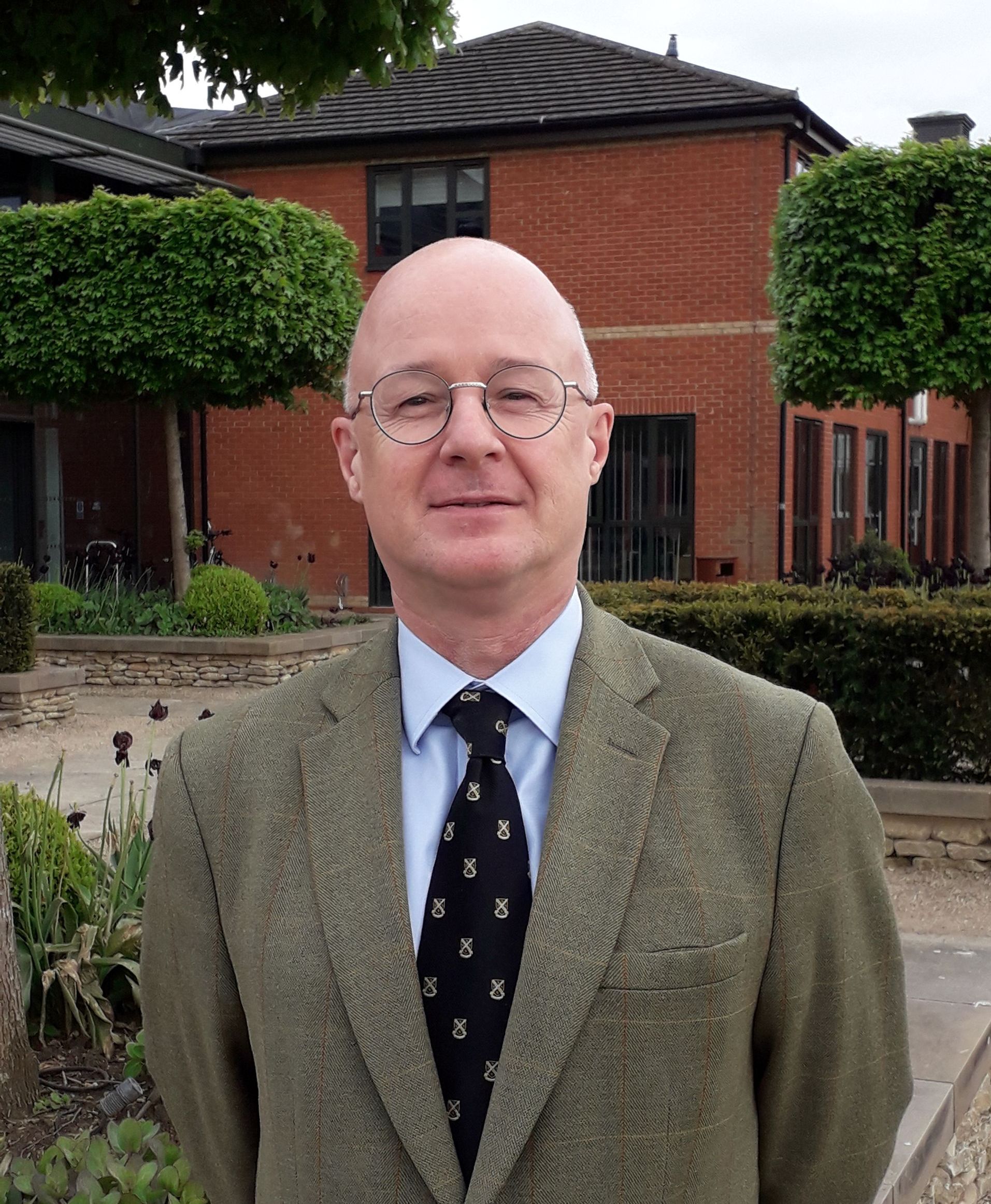 Sumner - Education Consultant for boarding schools and universities