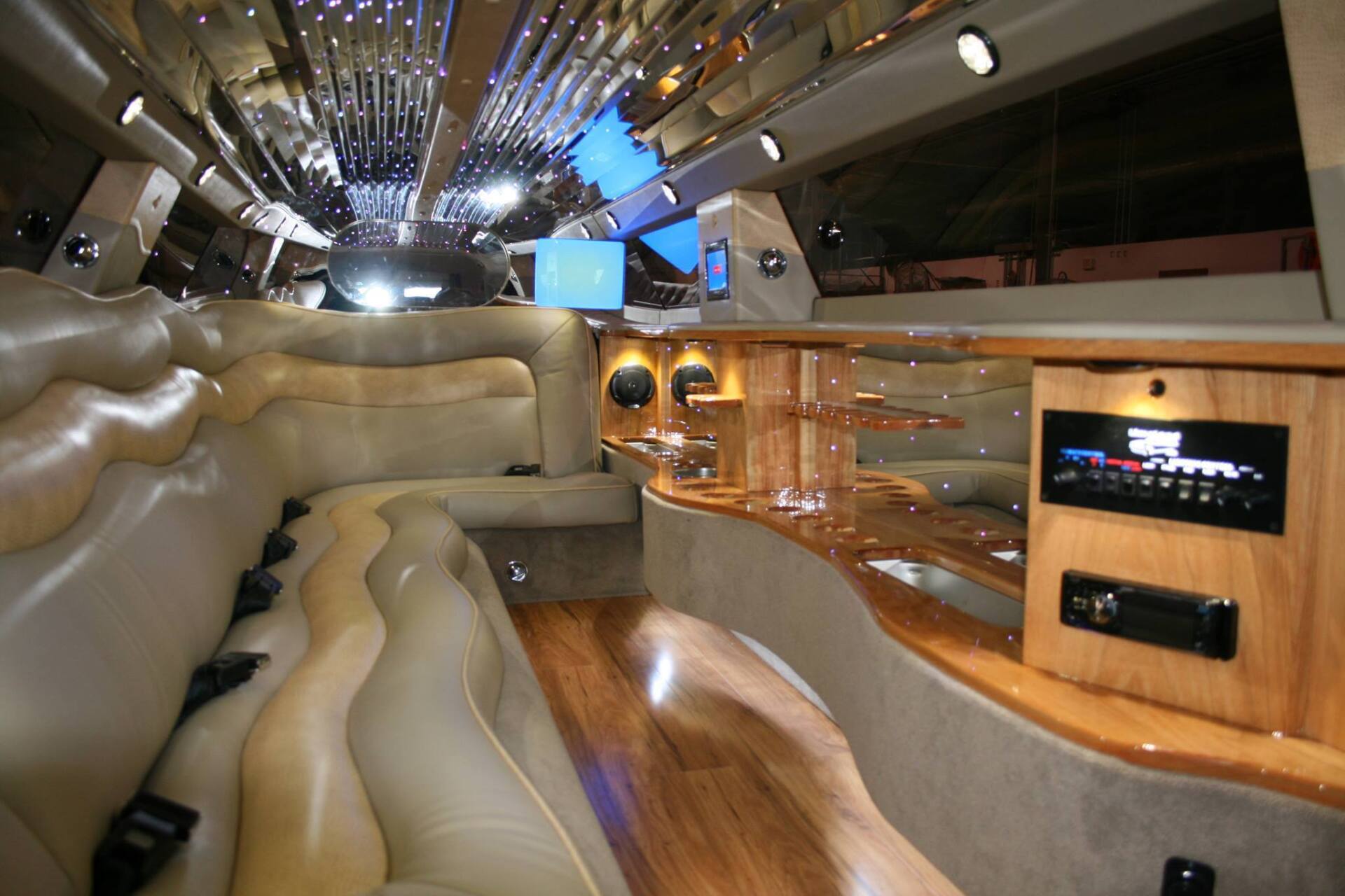 Luxury Limousine Services | First Choice Limo | Westford, MA