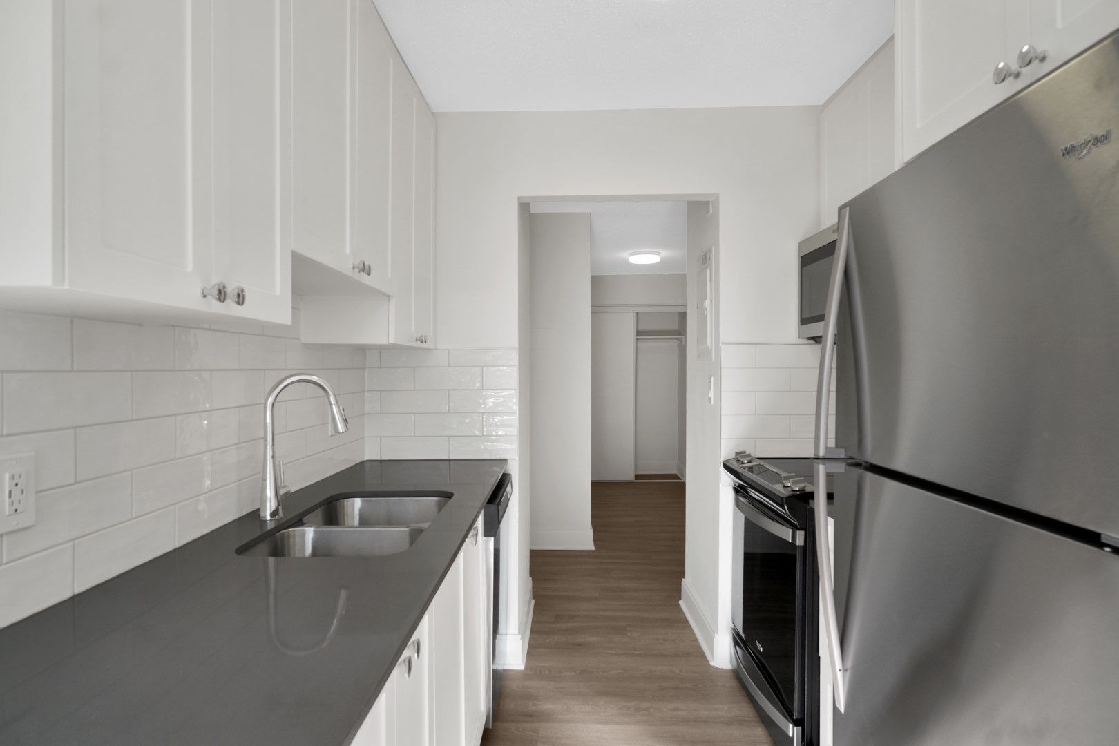 Blue Cedar Apartments - Suites