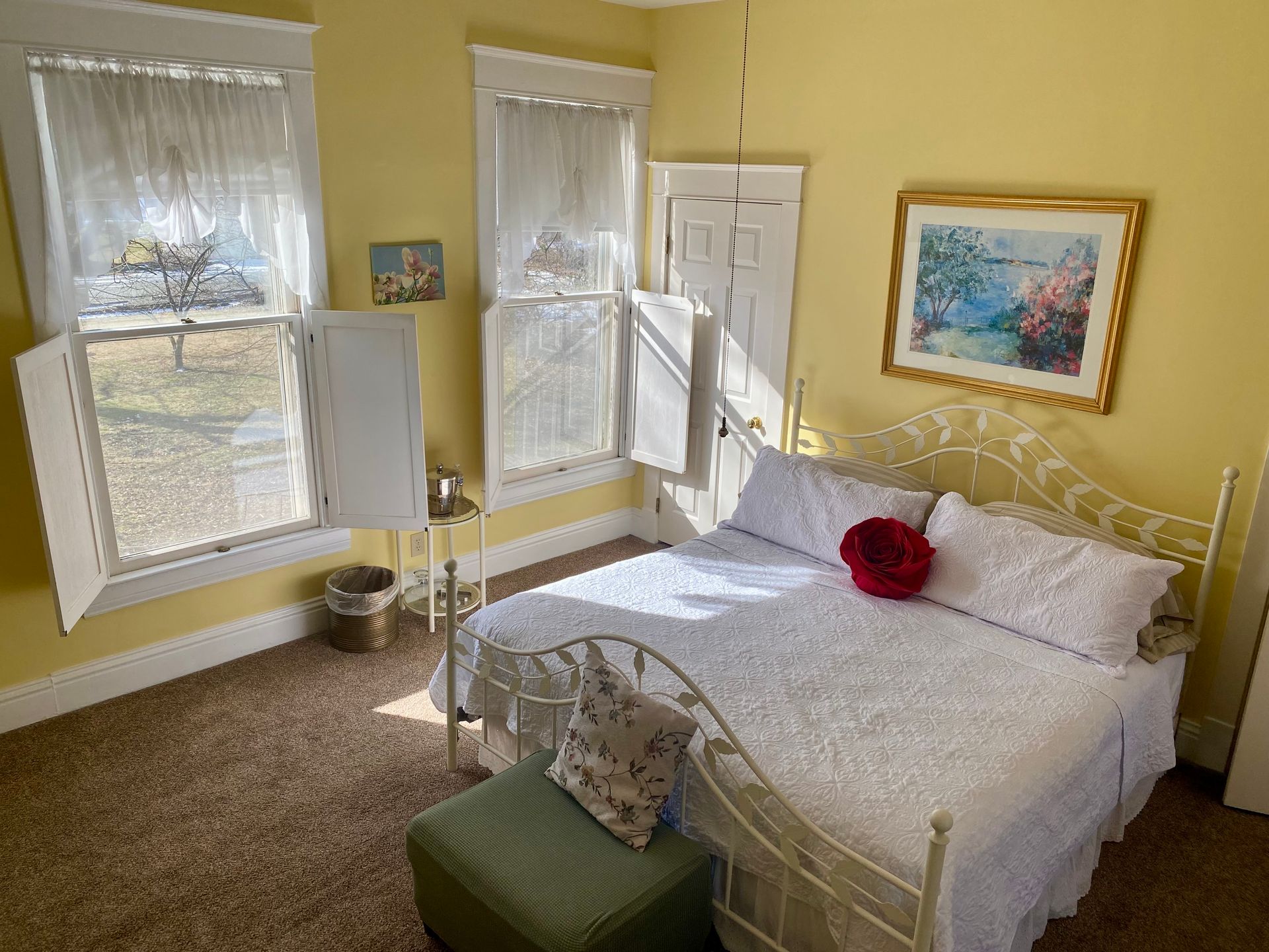 Comfortable Guest Rooms in Bardstown, Kentucky