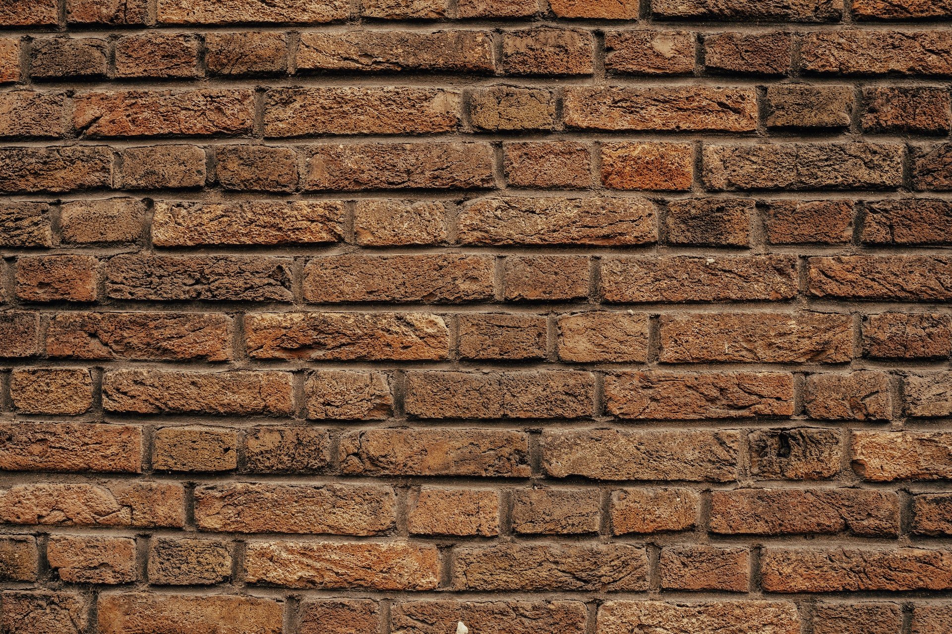 How to light a brick wall?