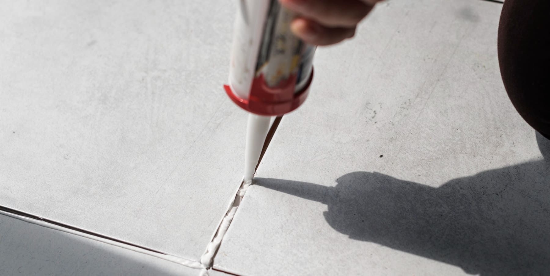 Common Mistakes to Avoid When Applying Grout Sealers