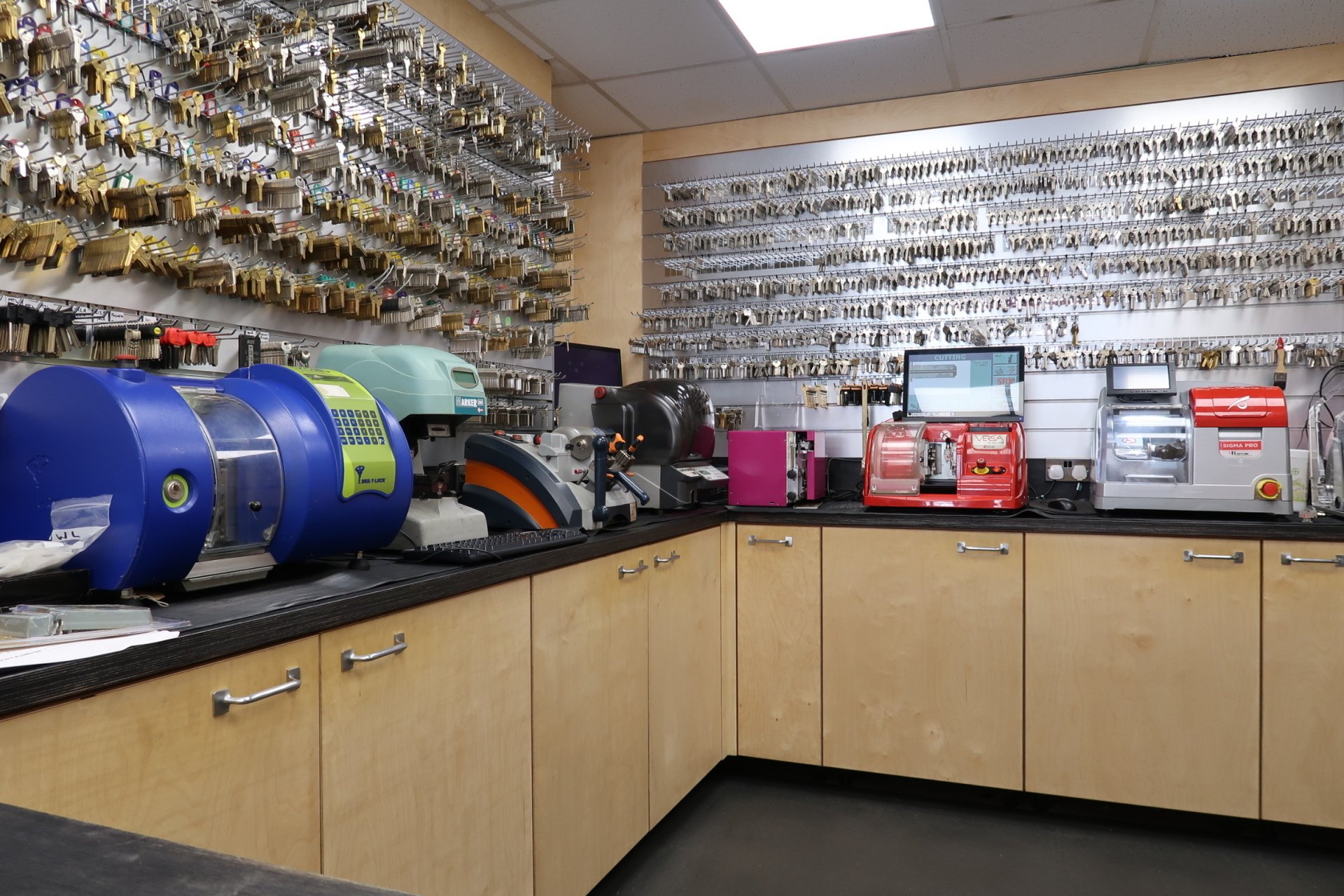 Locksmiths | Key Cutting | Ealing, London - R&R Security