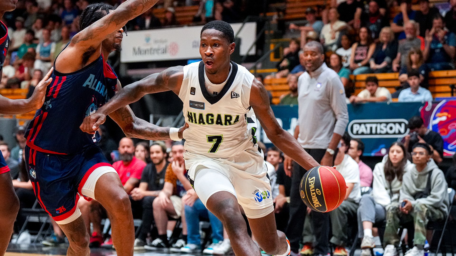 River Lions Re-Sign Star Defender Moore for 2025 Season