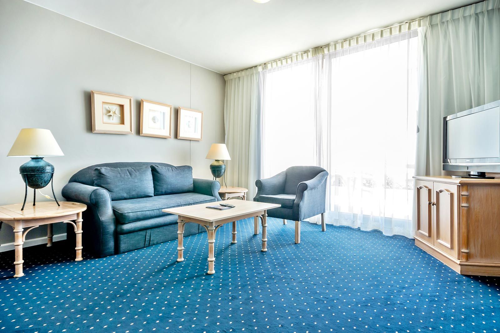 Beachfront Accommodation | Dolphin Beach Hotel | CPT