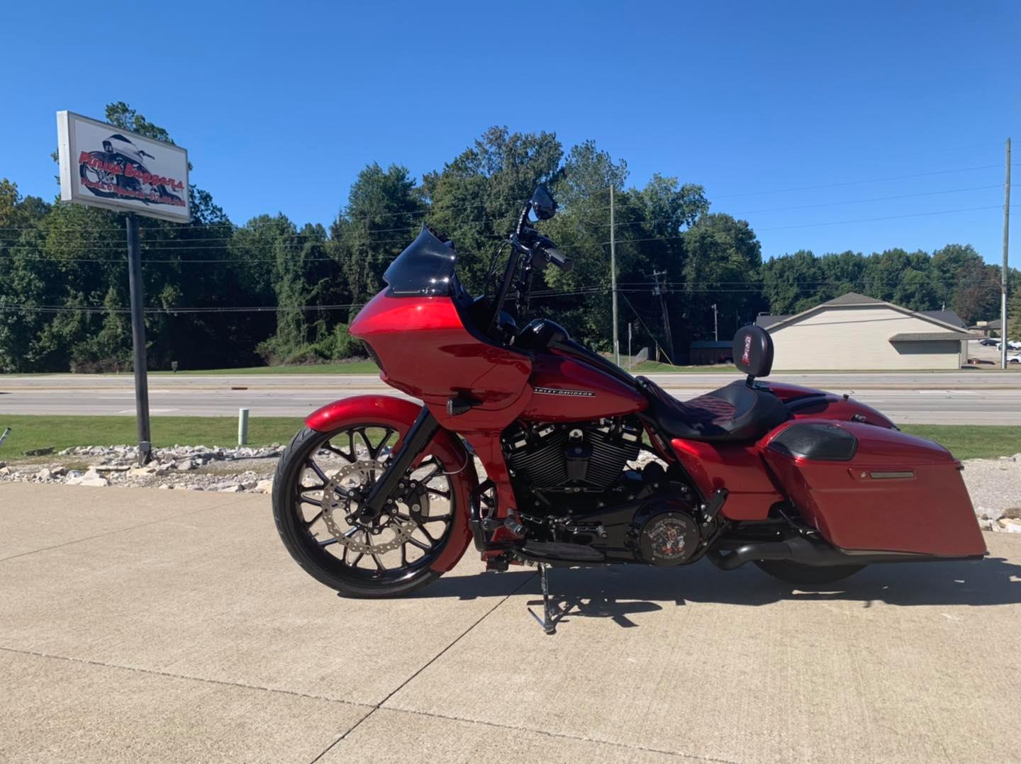 Pinup Baggers Custom Motorcycles Newburgh, IN | 812-490-6240