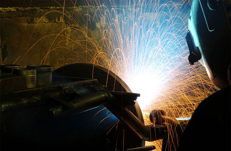 Qué es el desbaste y pulido de metal