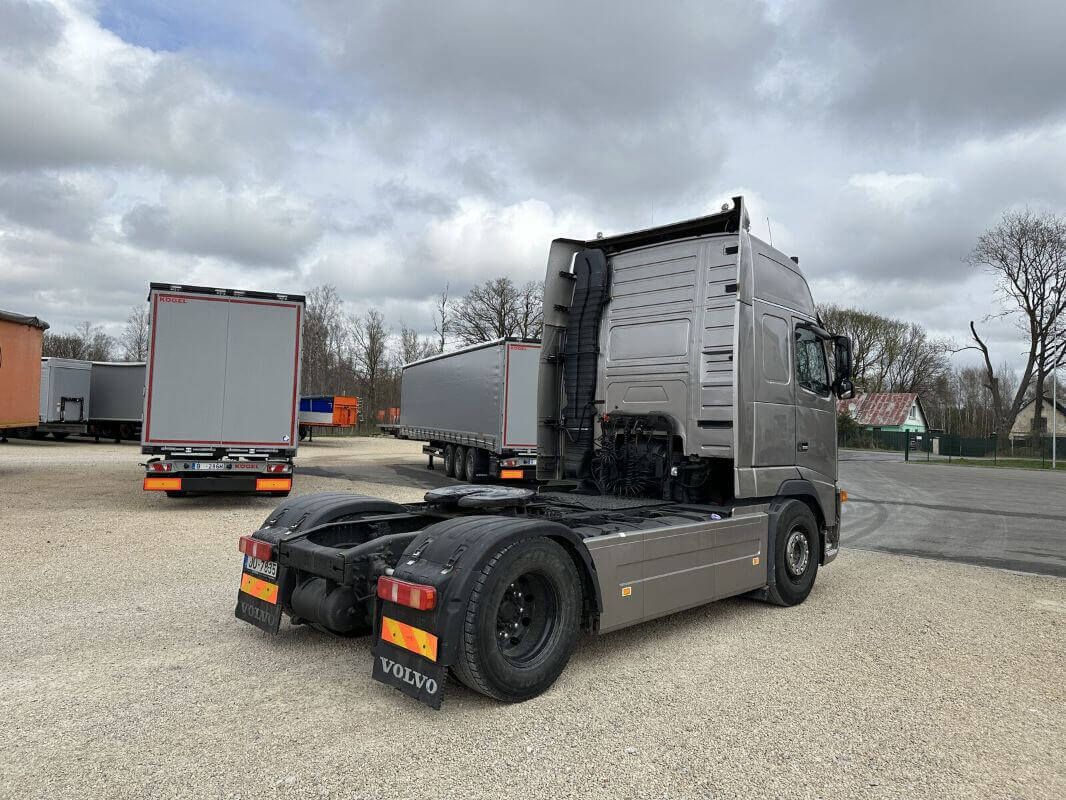 UGO AUTO | Puspiekabju noma, Komerctransporta tirdzniecība, KOGEL dīleris