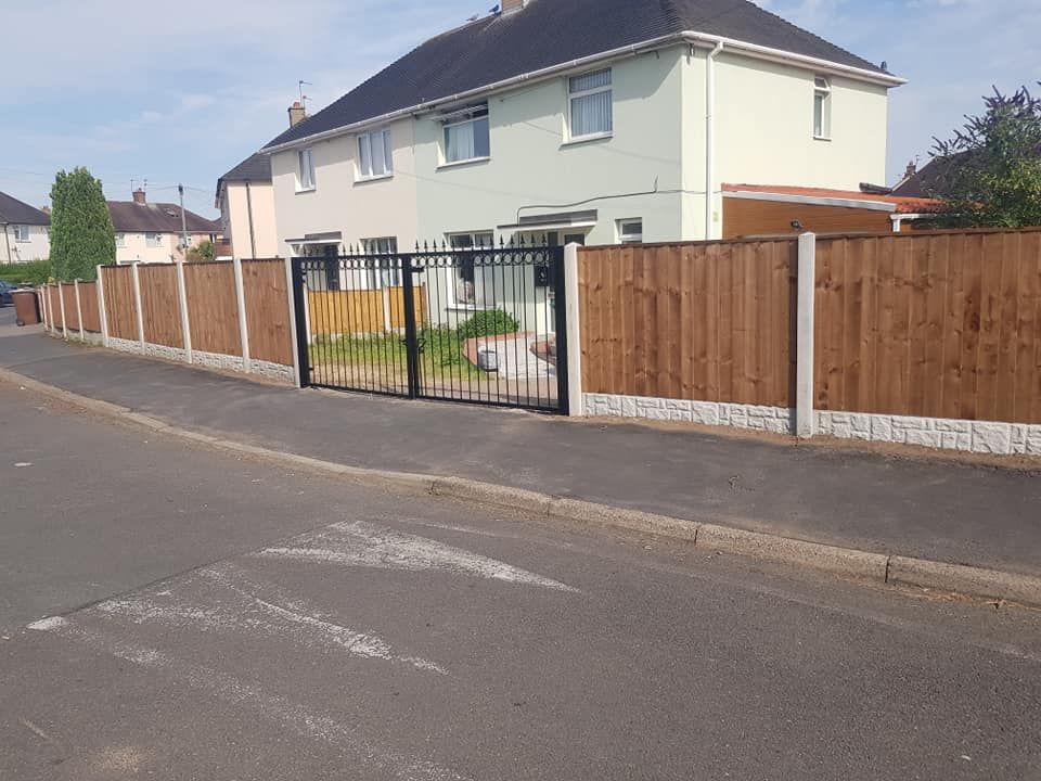 Driveway Gates Nottingham - Supply & Fit, Nottingham Fencing