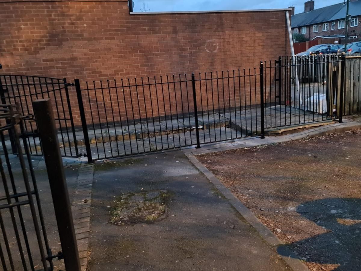 Metal Railings - Garden, Vertical Bar, Bow Top, Ball Top, Nottingham