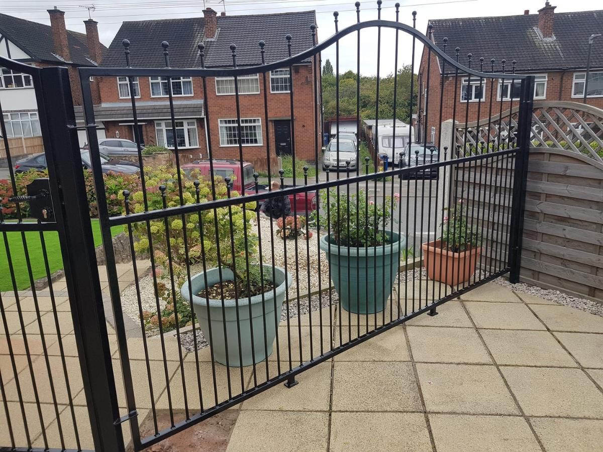 Garden gates, Wooden gates, Fitted Gates, Nottingham
