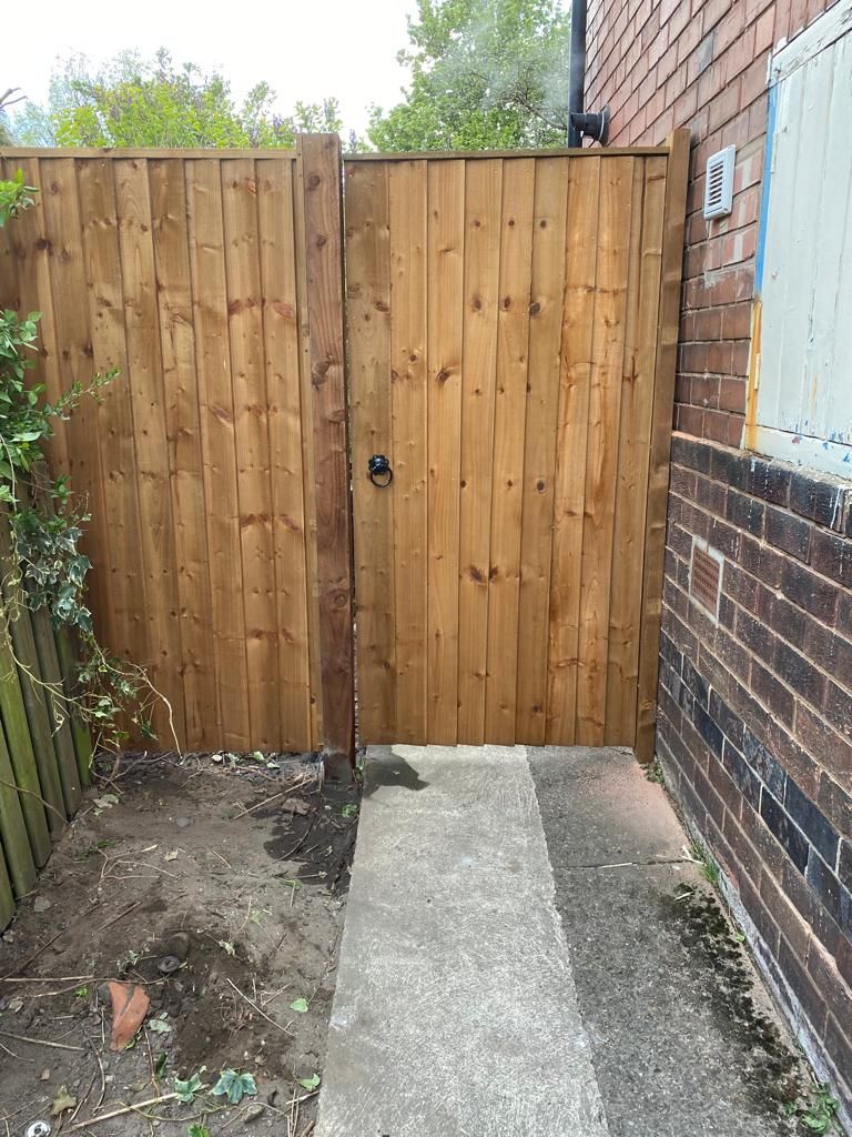 Wooden Gates Nottingham | Made to Measure - Nottingham Fencing