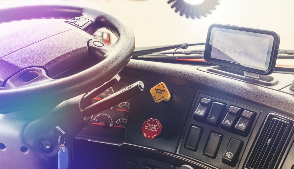 What is an ELD? Benefits & Mistakes | National Fleet Services