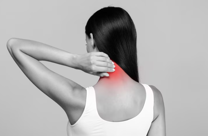 Quais os sintomas da coluna cervical inflamada