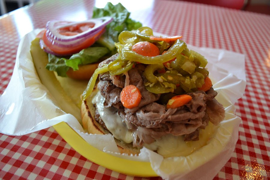 Italian Beef, Hot Dogs, Pizza & Burgers Near Me - Luke's Lake Bluff