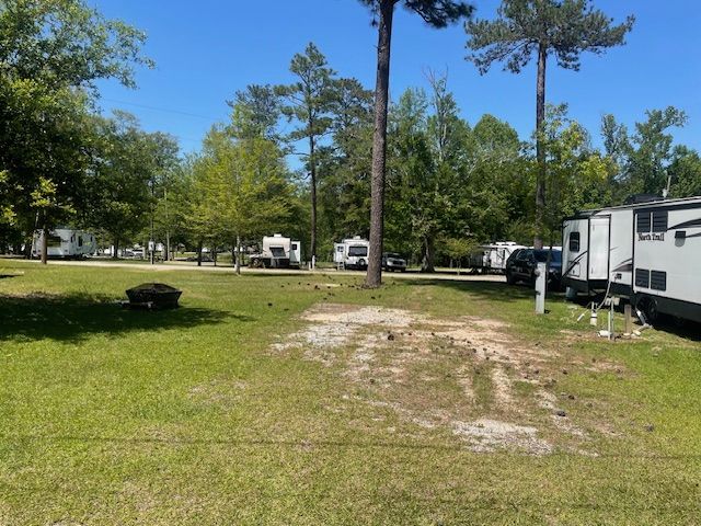 Spacious RV Sites | Shady Cove RV Park | Southern MS