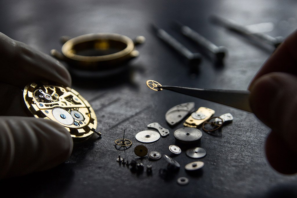 Horloge reparatie in Hilversum en Almere