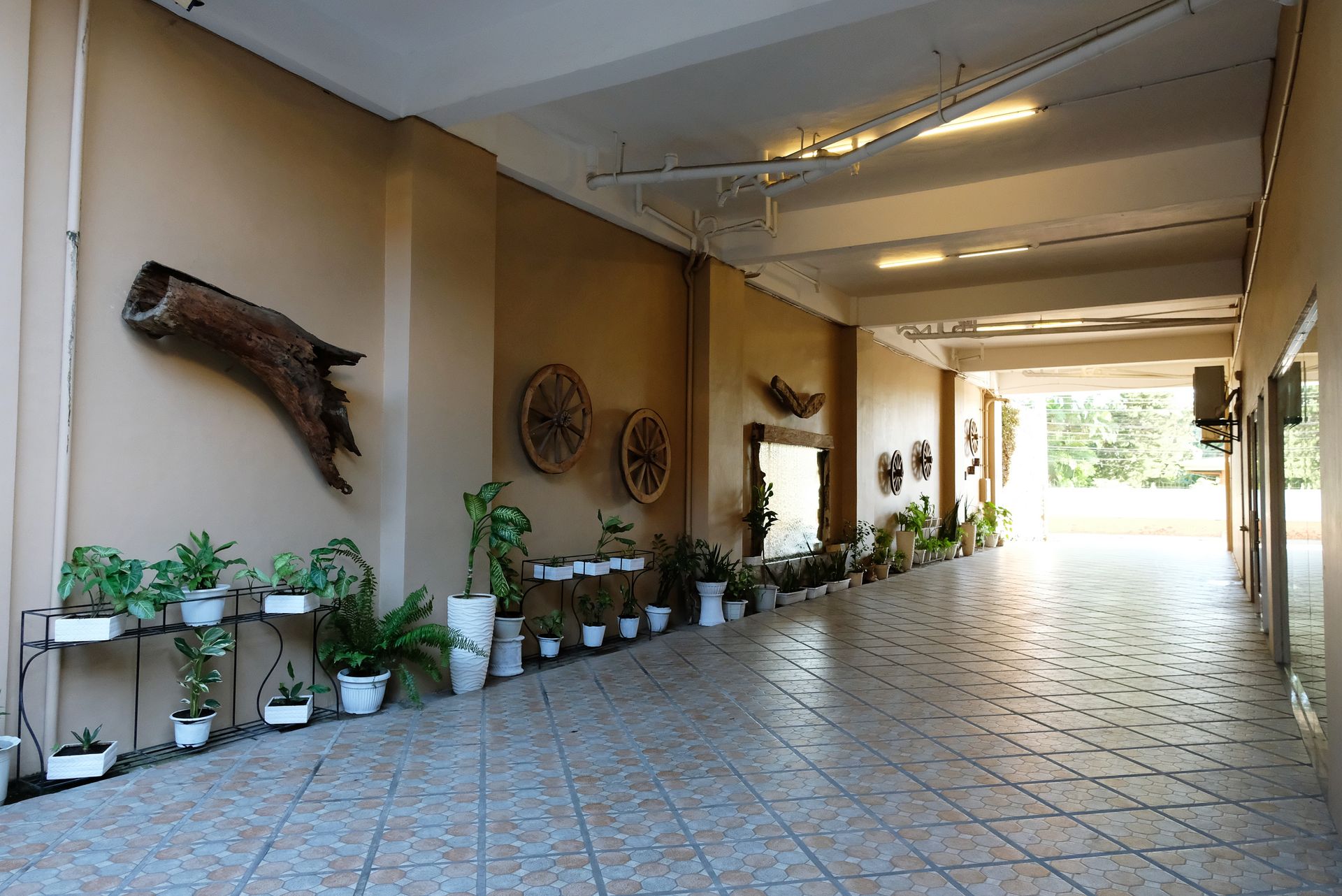 Your Dumaguete Retreat: Sierra Hotel - Near Escano Beach