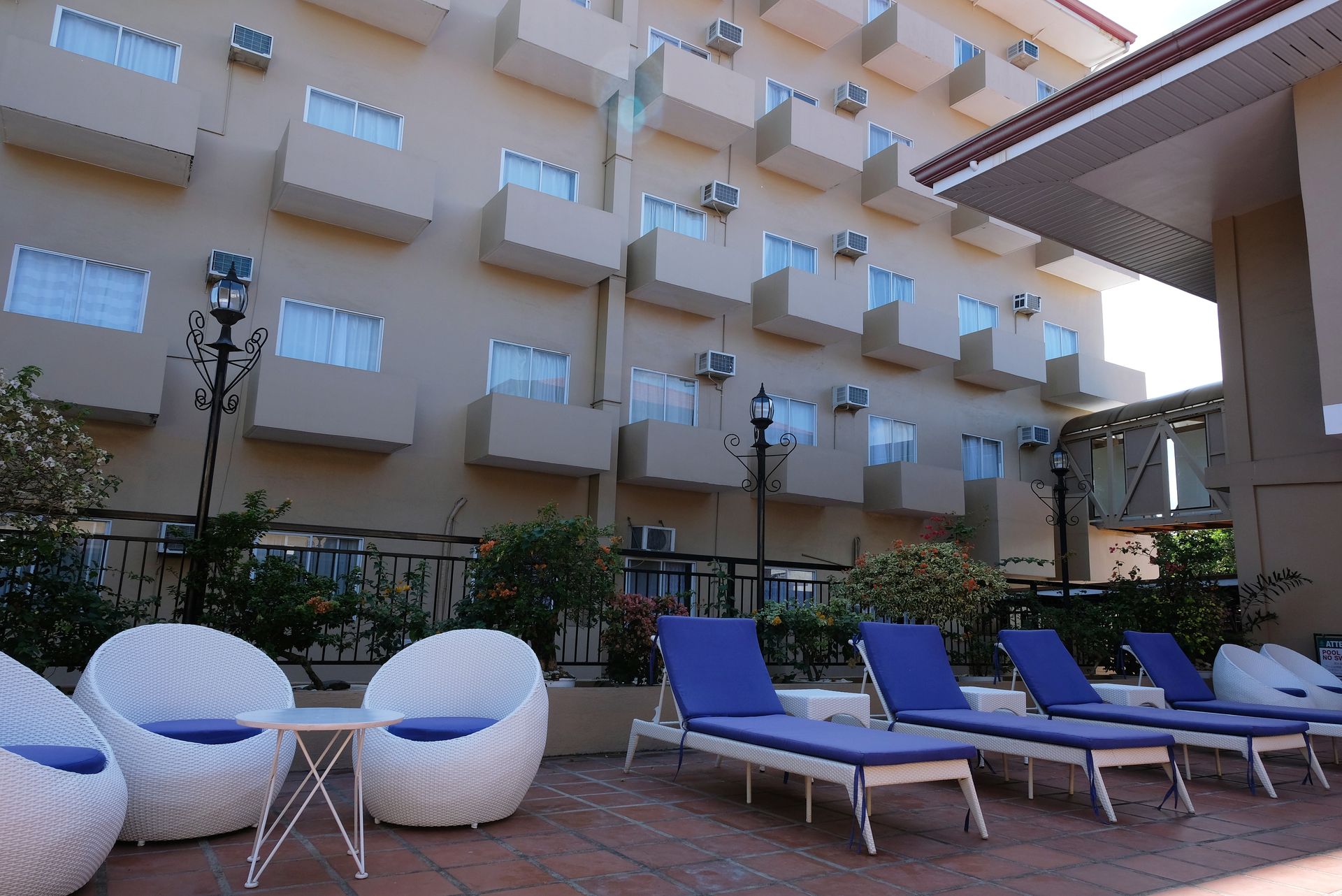 Your Dumaguete Retreat: Sierra Hotel - Near Escano Beach