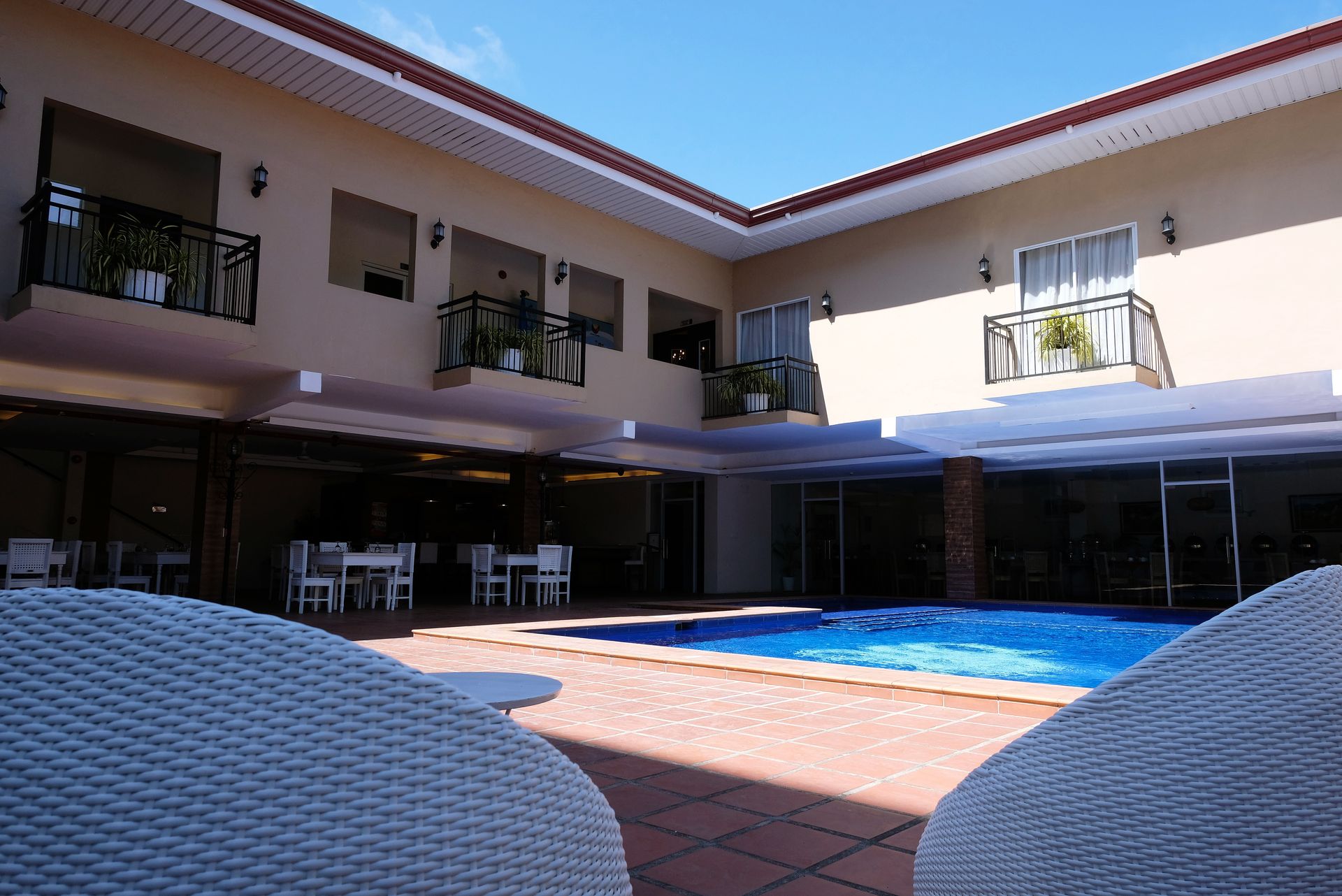 Your Dumaguete Retreat: Sierra Hotel - Near Escano Beach