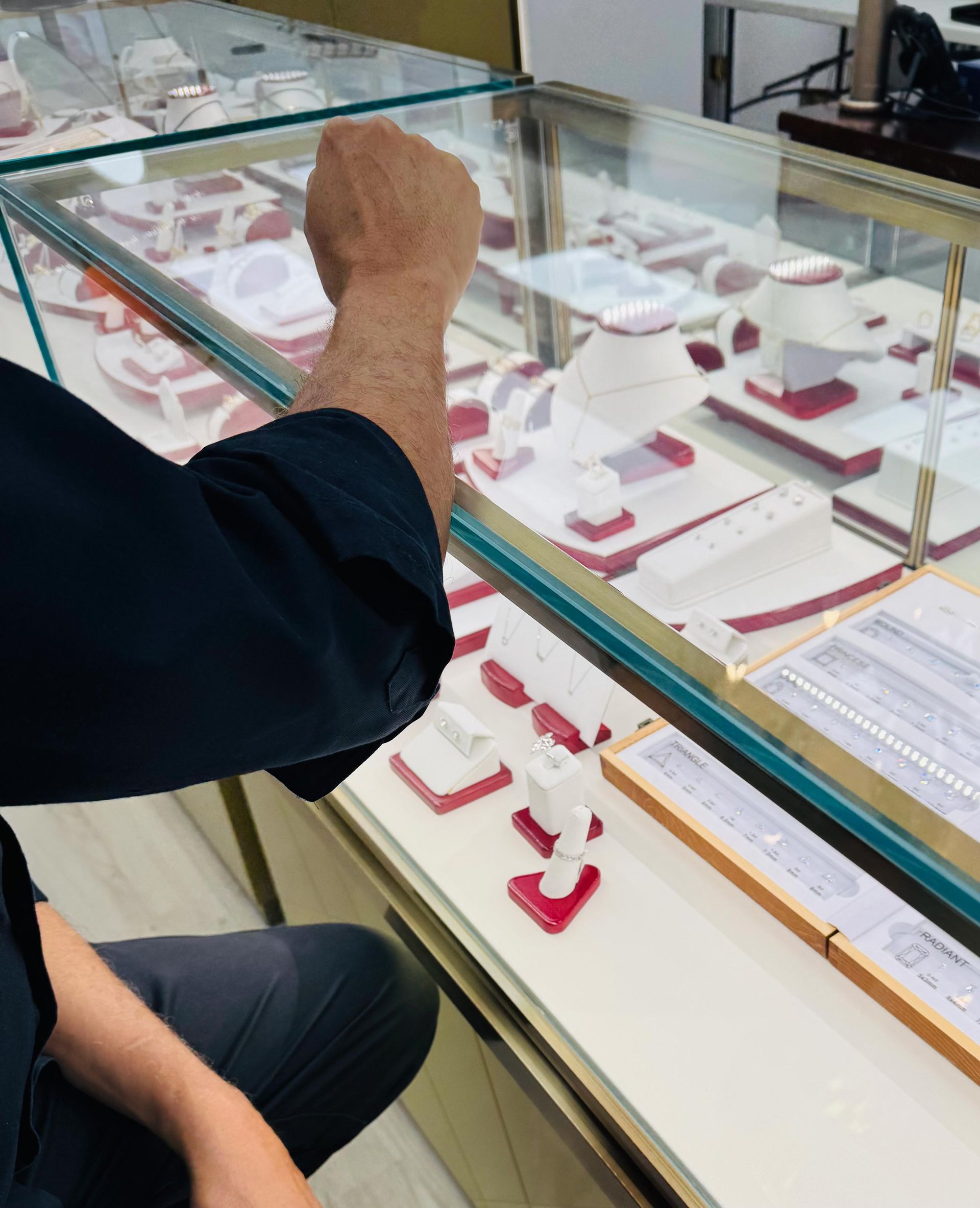 Art and Jewelry Gallery – Pompano Beach, FL – Gulry Fine