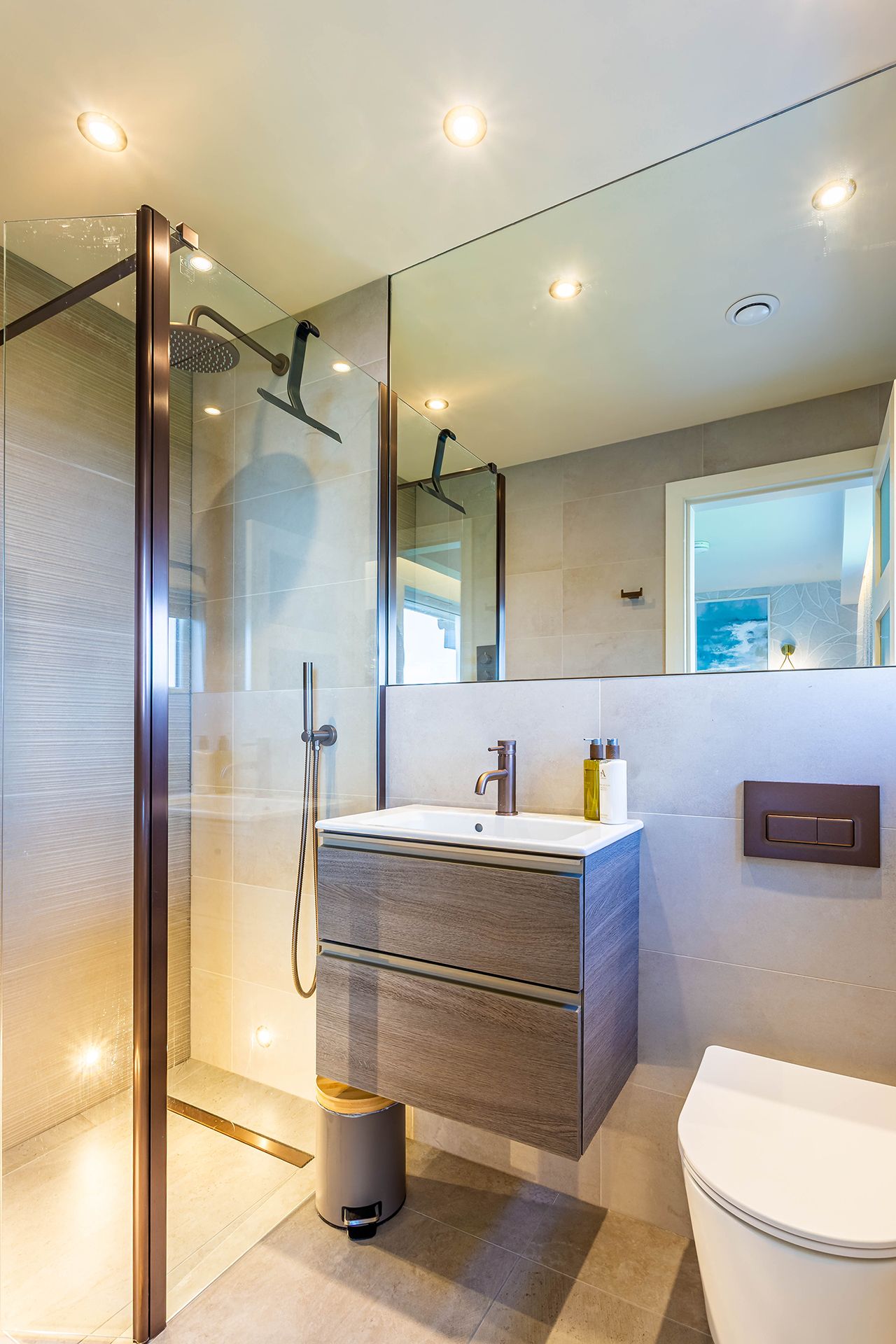 The Shore House Gallery | Arran Shores