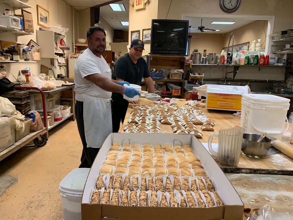 Bakery | Shelby Township, MI | 586-566-5280