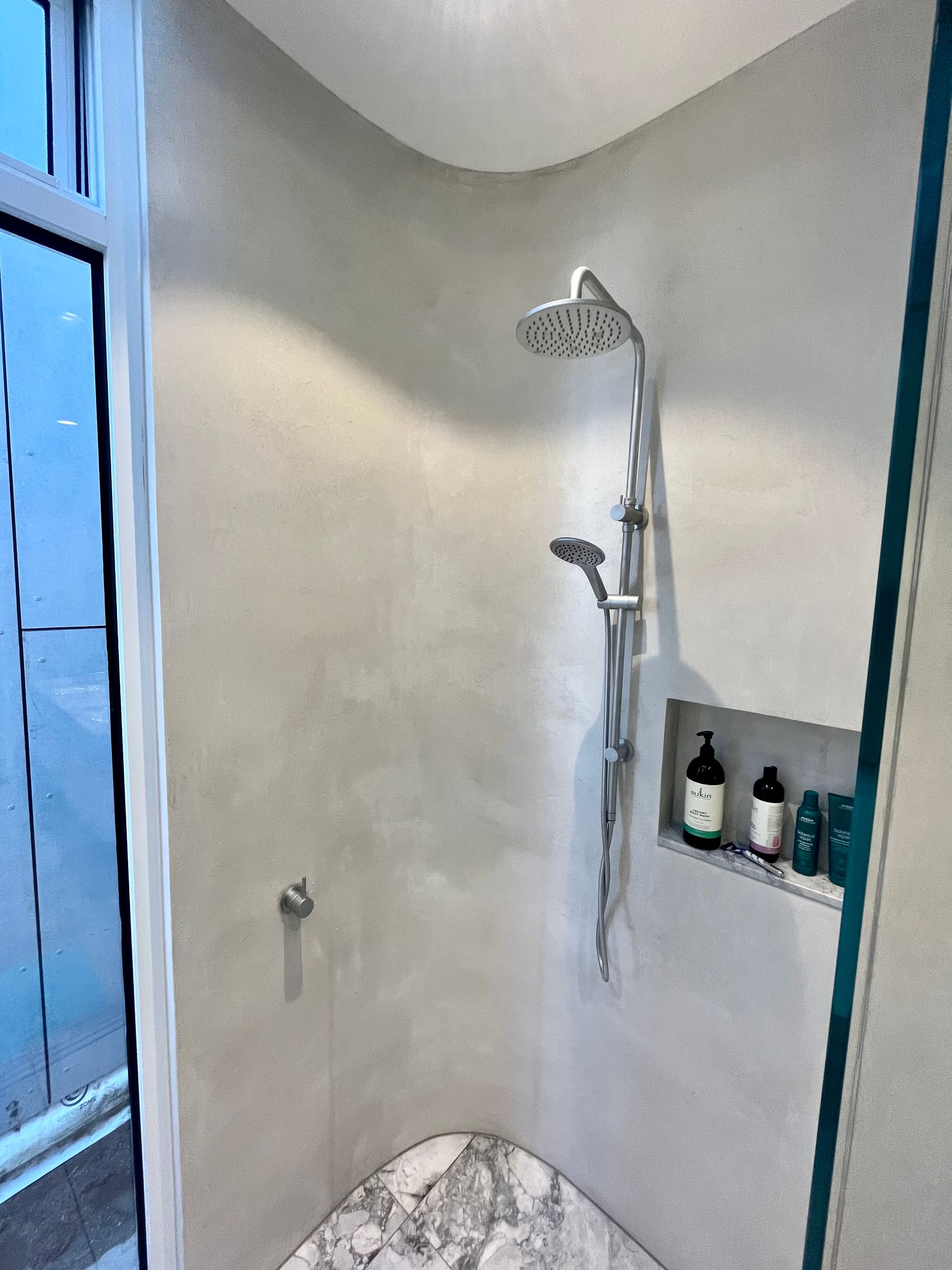 Microcement Bathroom | Microcement Bathroom Walls | Murphy Rendering