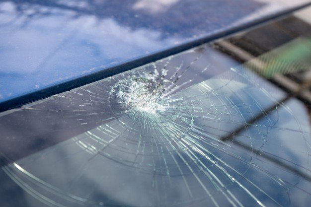 Top 10 Most Common Auto Glass Window Issues and How to Solve Them