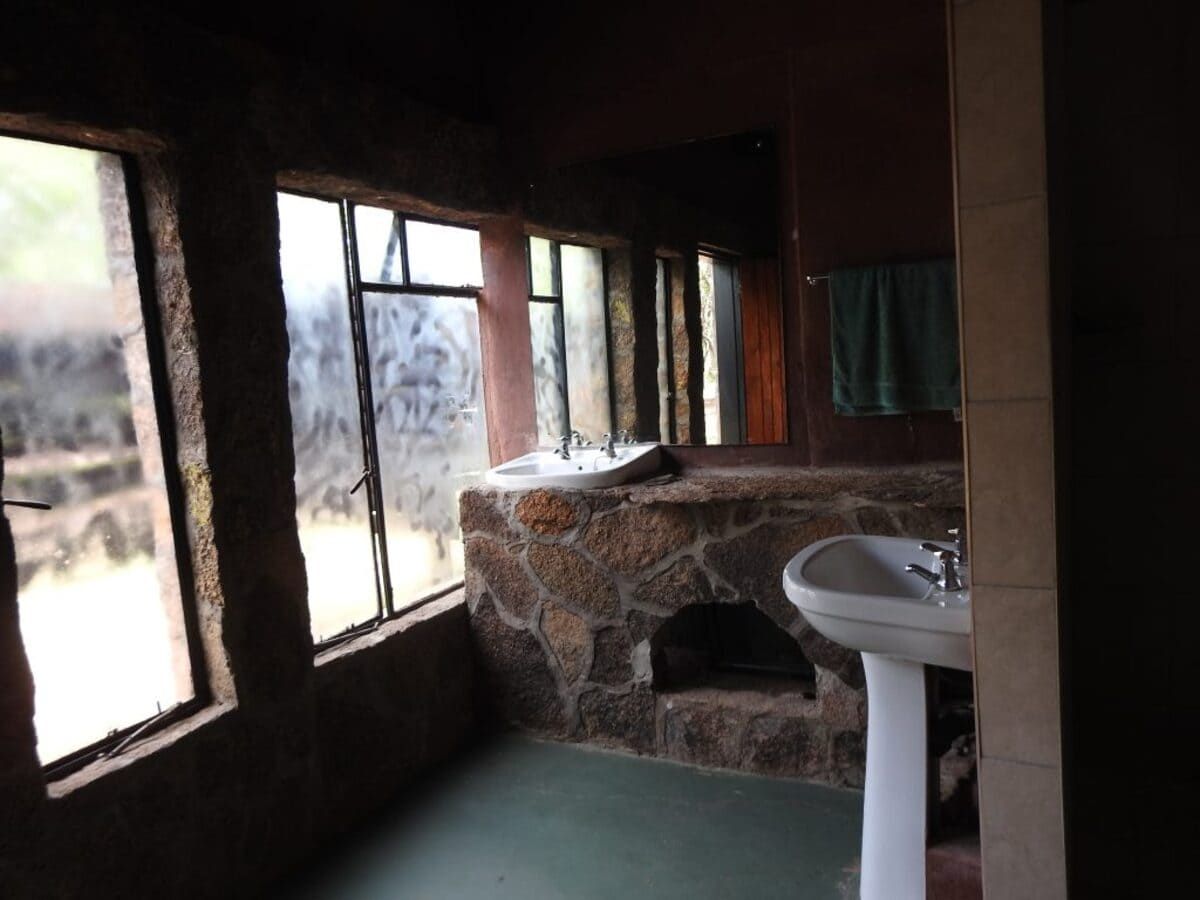 Campsite Accommodation | Farmhouse | Matopos