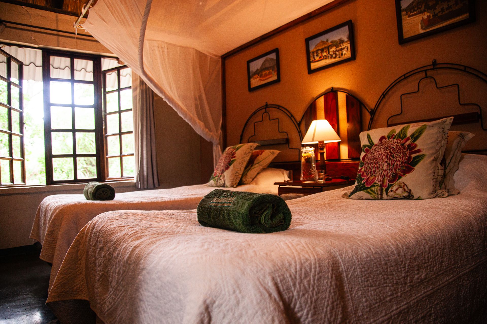 Lodge Accommodation | Farmhouse | Matopos