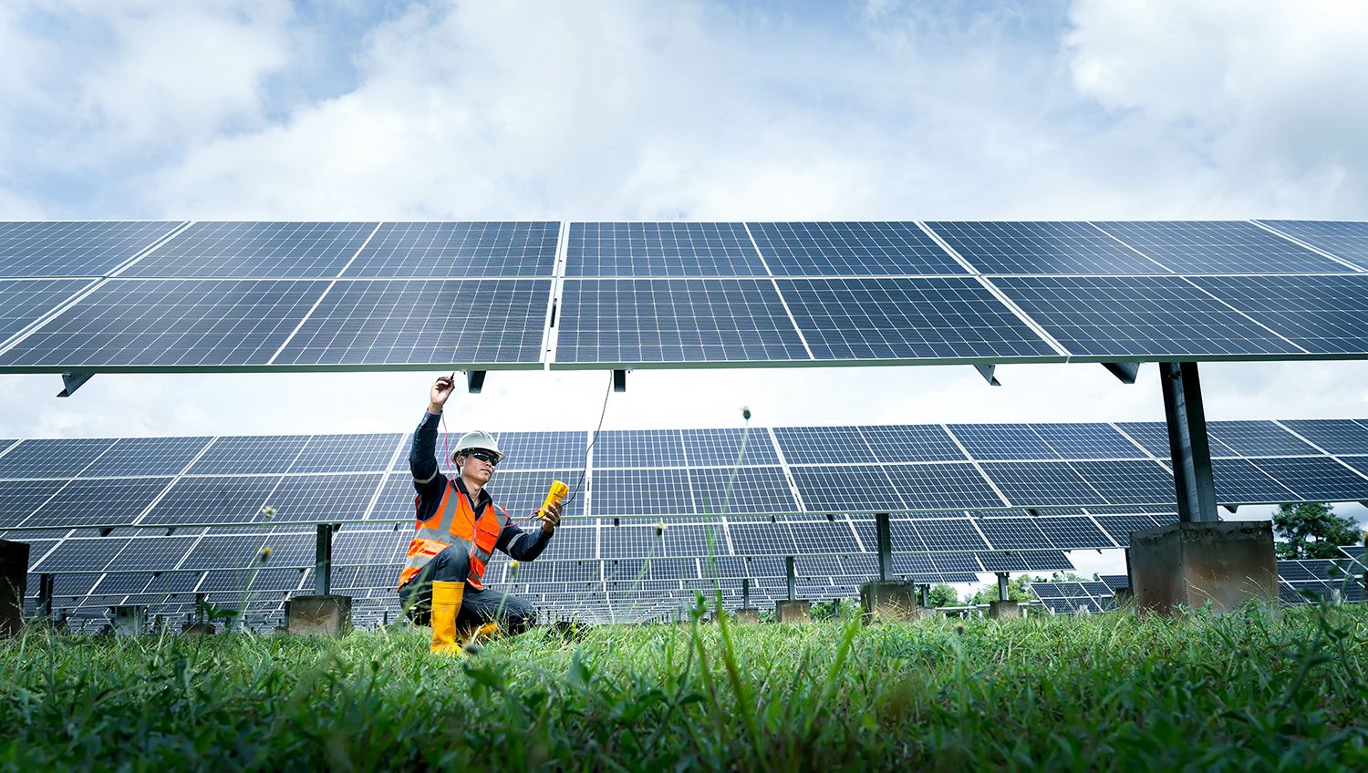 Estimated Land Requirements for a 5MW Solar Farm Estimated Land Requirements for a 5MW Solar Farm