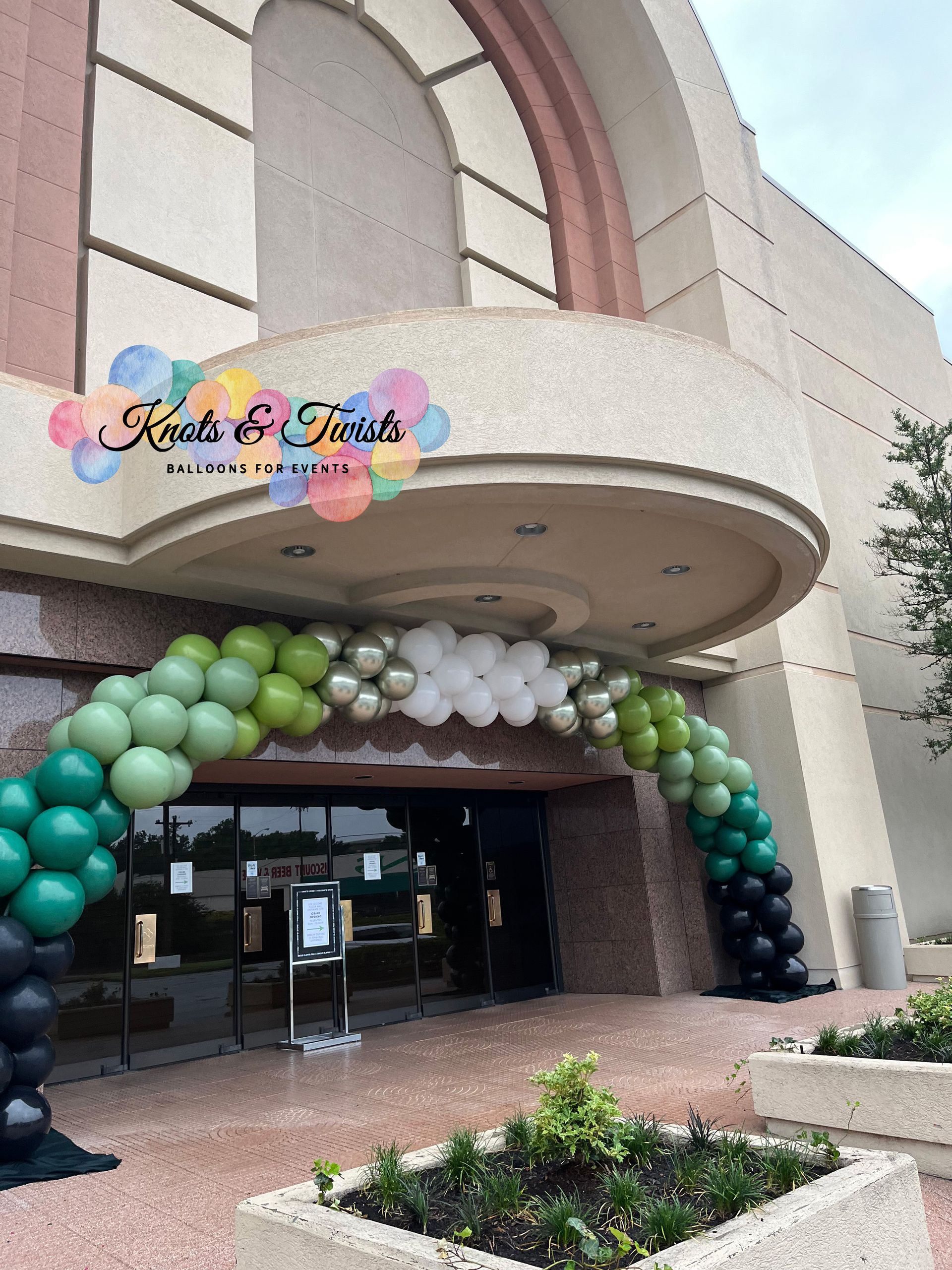 Balloon Arches | Knots and Twists Balloons for Events