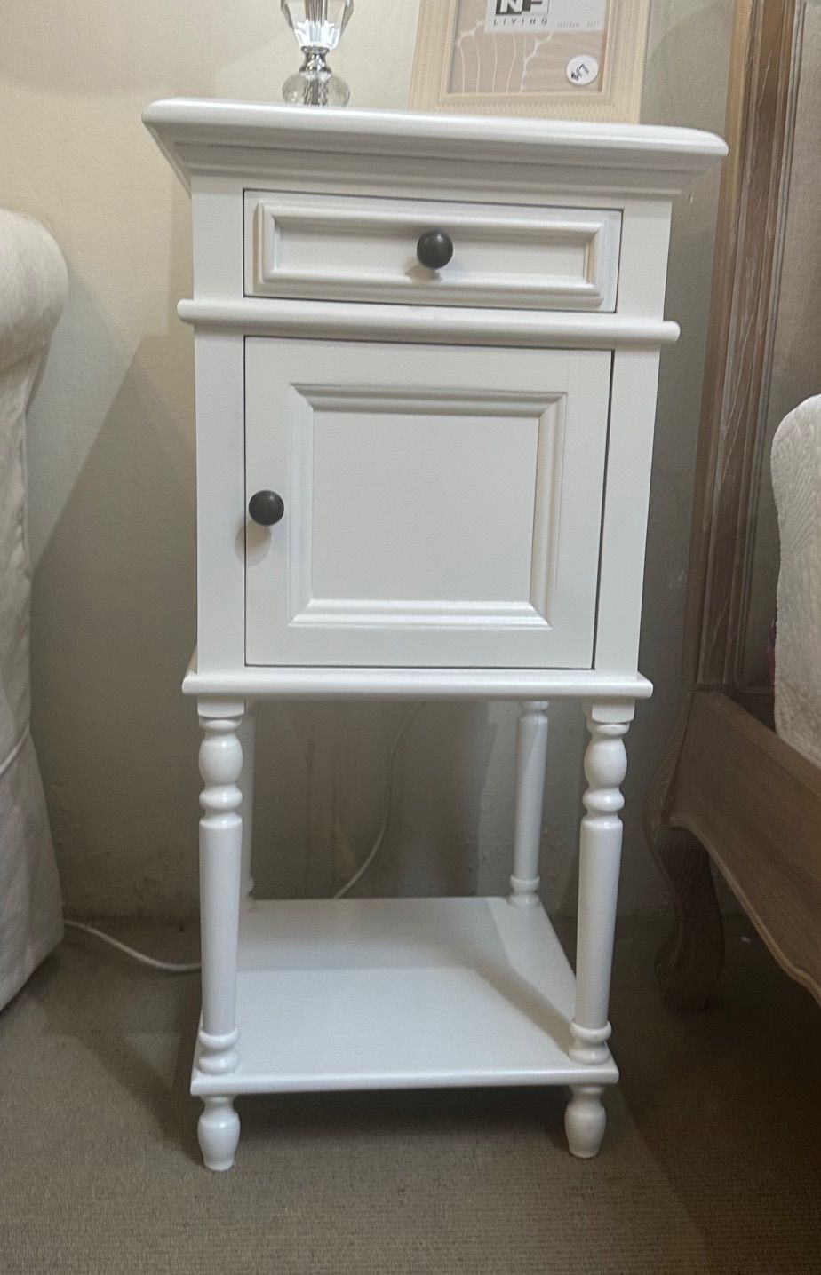 Bedside Units | Country Homes and Interiors