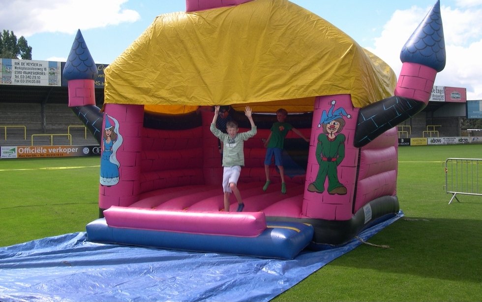 Springkasteelverhuur Rijkevorsel | Attractieverhuur LVG