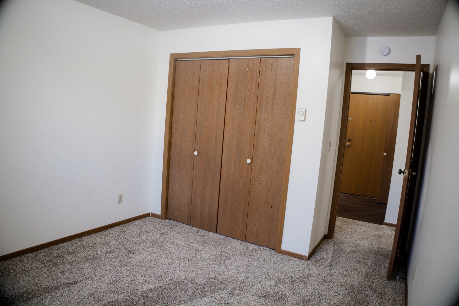 Property Details | Oakwood Apartments | Fargo, ND