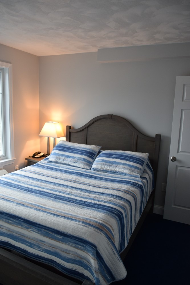 Rhea's Inn by the Sea | Affordable Rooms in Newport, RI