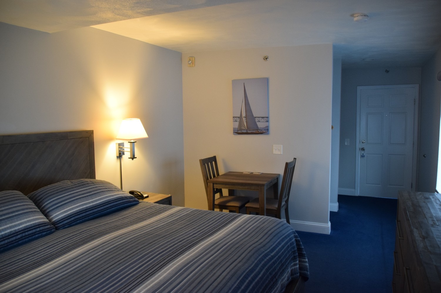 Rooms | Rhea's Inn by the Sea | Newport, RI